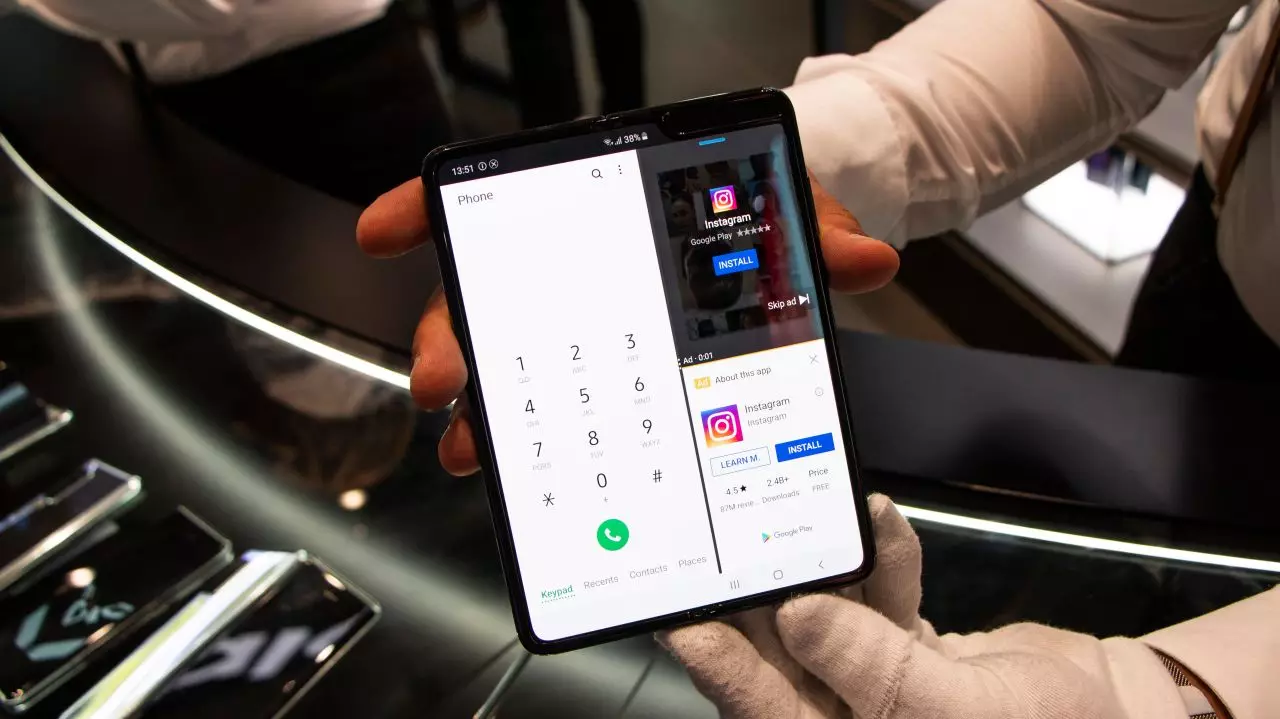 Allwch Chi Sylwi ar yr Uwchraddiadau Ar y Samsung Galaxy Fold Newydd?