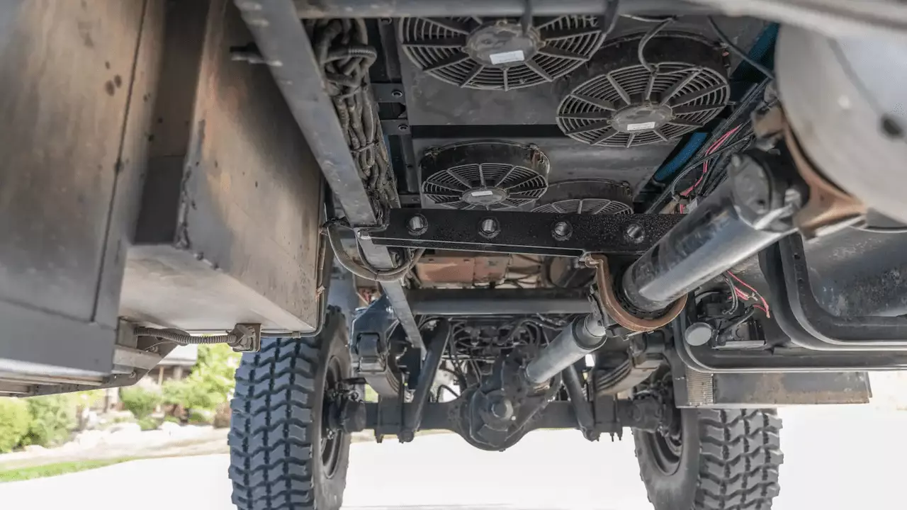 Kini nga Higante nga 4×4 RV Sigurado nga Labing Badass nga Paagi sa Off-Road ug Camp