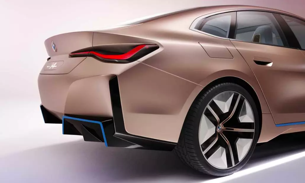 BMW Concept i4 គឺជារូបរាងជិតបំផុតរបស់យើង នៅតែជាអាវុធចម្បងរបស់ BMW ប្រឆាំងនឹង Tesla
