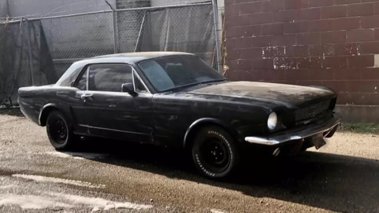 Deze Ford Mustang uit 1966 wordt de 'Z-Tang' genoemd en is vreemder dan hij lijkt