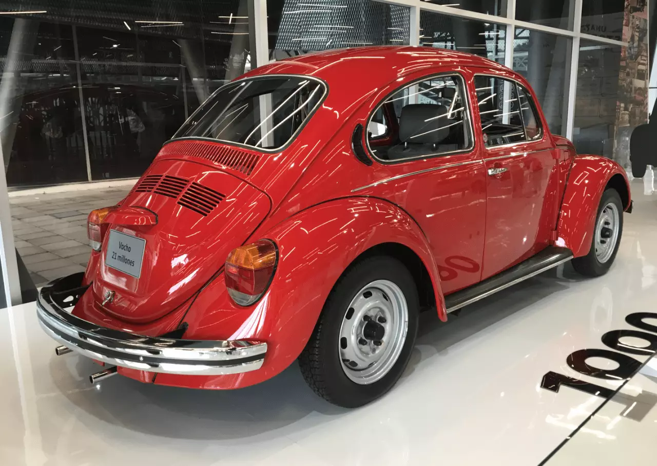 Končno sem si ogledal Volkswagen Of Mexico's Secret Car Collection