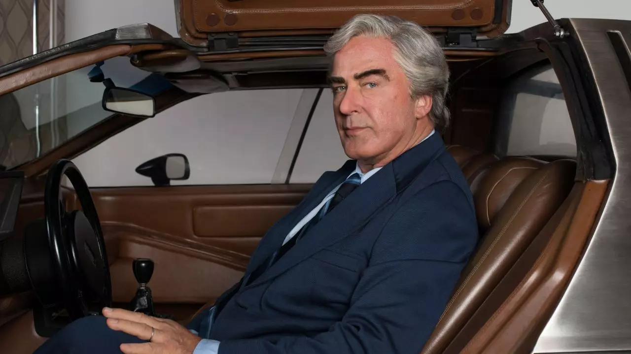 Ang Framing John DeLorean Mao Ang Istorya Sa Usa ka Tawo Kansang Kinabuhi Mabulokon Kaayo Para sa Itom Ug Puti nga Kalibutan