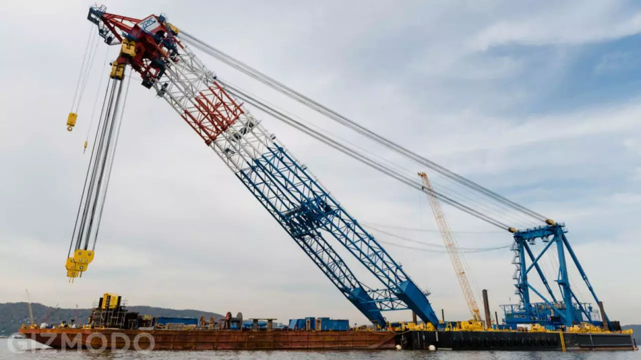 Suzuvchi superkran binosi Tappan Zee ko'prigi bilan tanishing