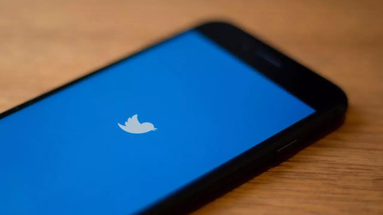 La verifica è morta. Si tratta di super follower su Twitter, ora.