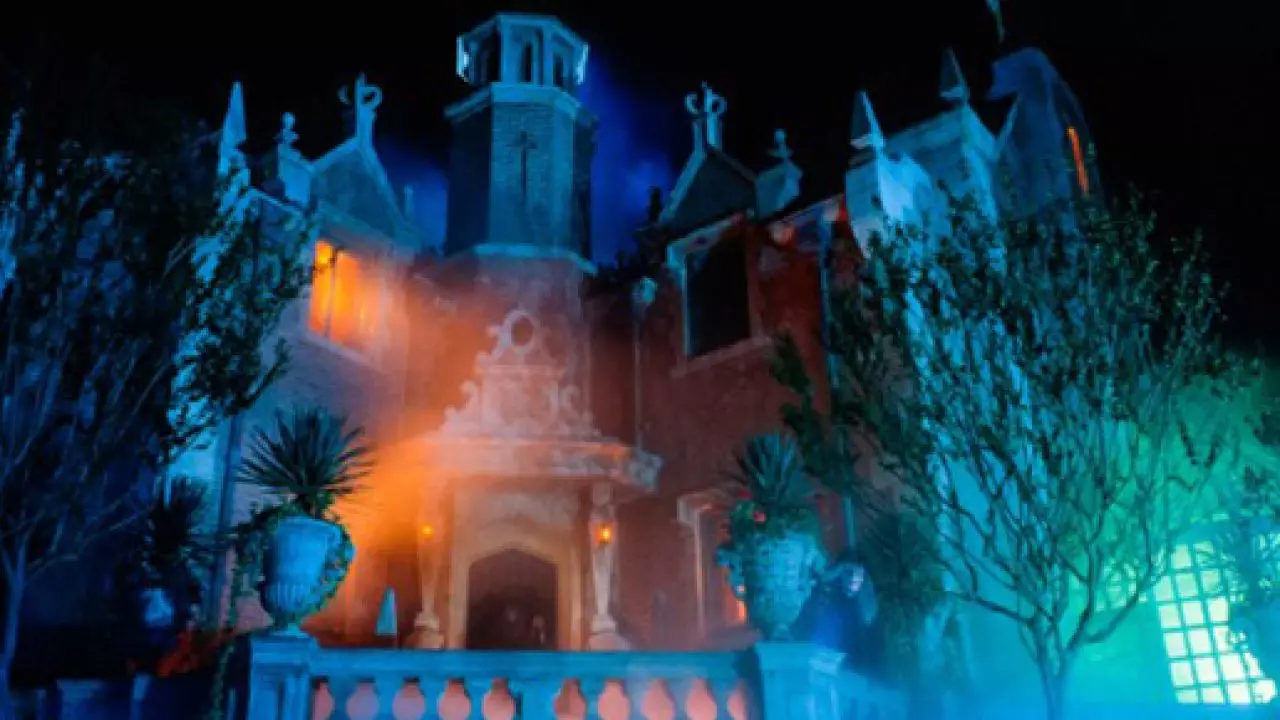 Lub zais zais Tech Tom qab Disney's Haunted Mansion Illusions