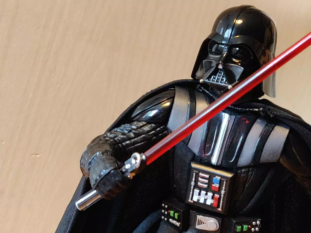 La nova figura de Darth Vader de Hasbro és la més impressionant i la més frustrant