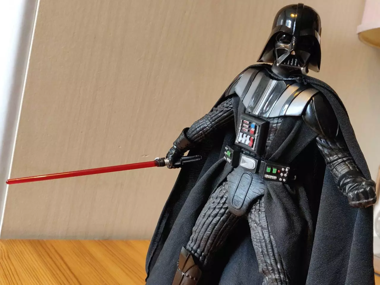 Nouvo figi Darth Vader Hasbro a se pi enpresyonan, ak pi fristre