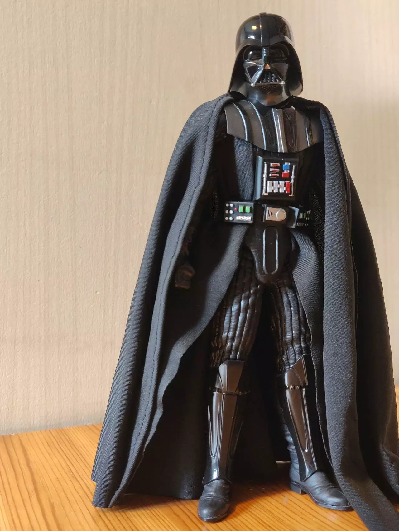 Nouvo figi Darth Vader Hasbro a se pi enpresyonan, ak pi fristre