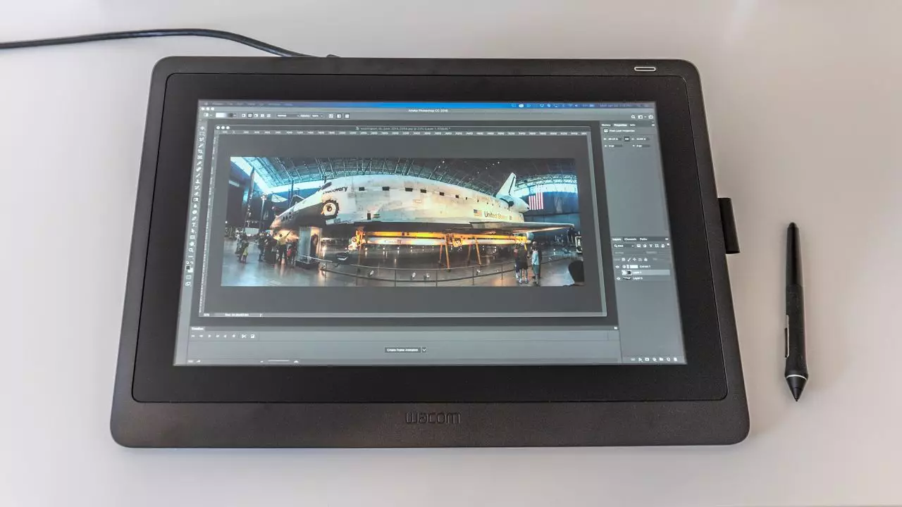 Wacom کا نیا سستی Cintiq کس طرح آئی پیڈ کو شکست دیتا ہے۔