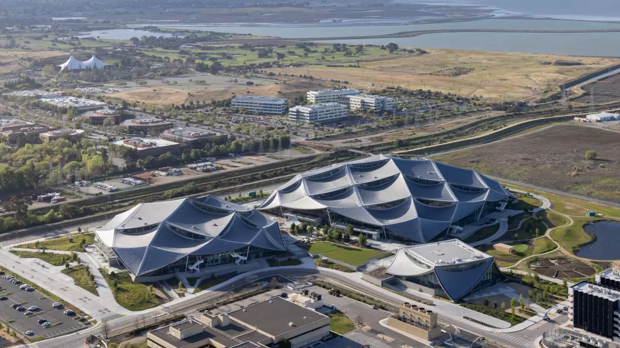 10 fotos del nou campus massiu de Google amb panells solars 