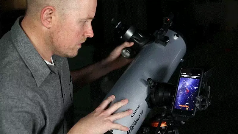 Recunoașterea facială pentru stele permite acestui telescop să găsească automat obiecte pe cerul nopții