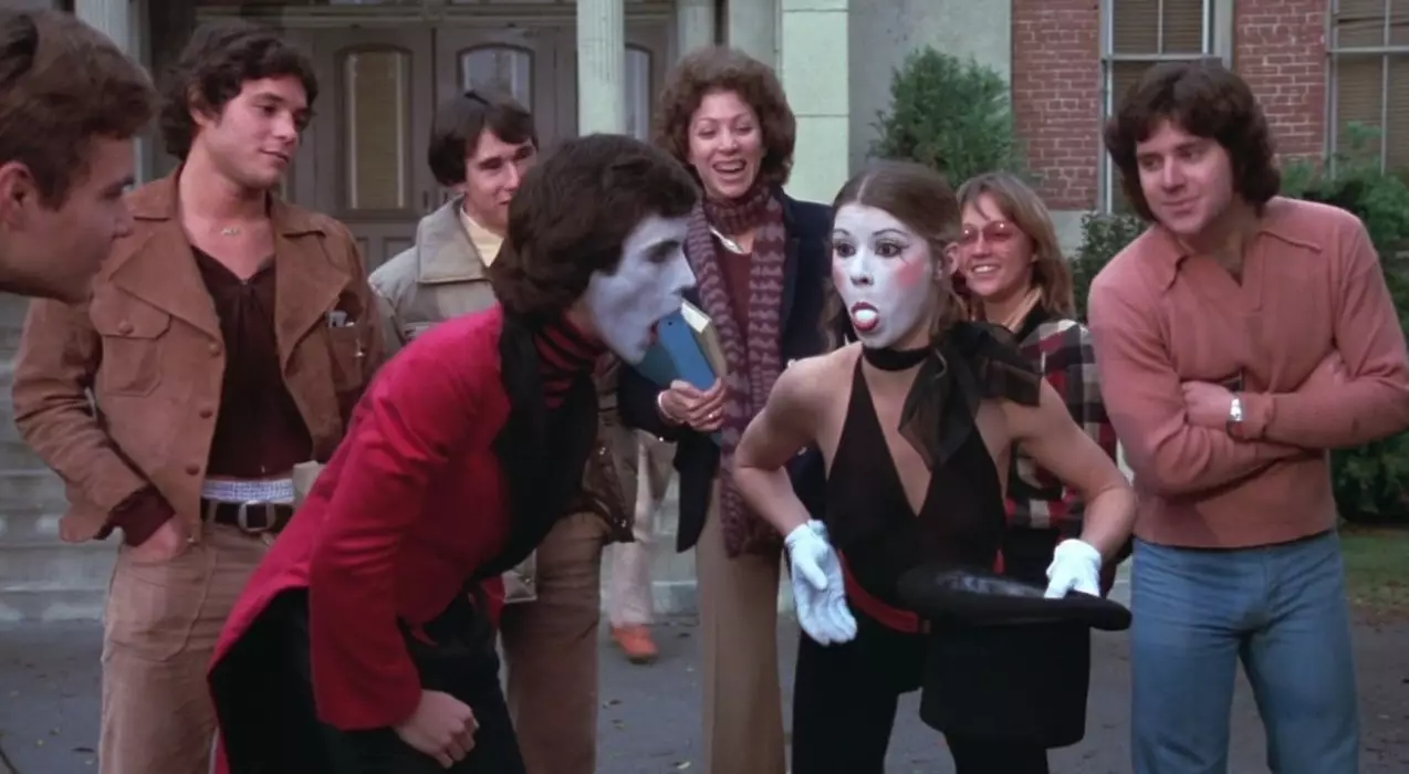 12 مضحک ترین قسمت از مجموعه تلویزیونی زن شگفت انگیز دهه 70