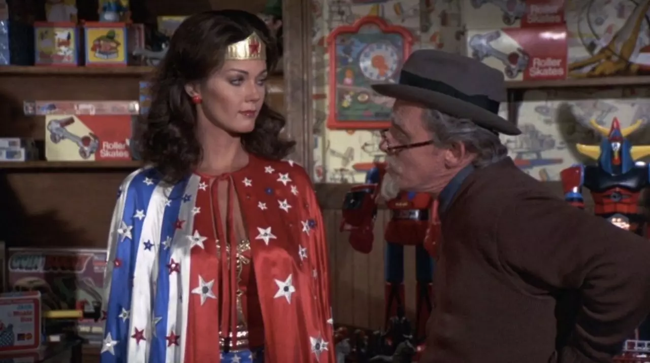 12 эпизоди хандаовар аз силсилаи телевизионии Wonder Woman дар солҳои 70-ум