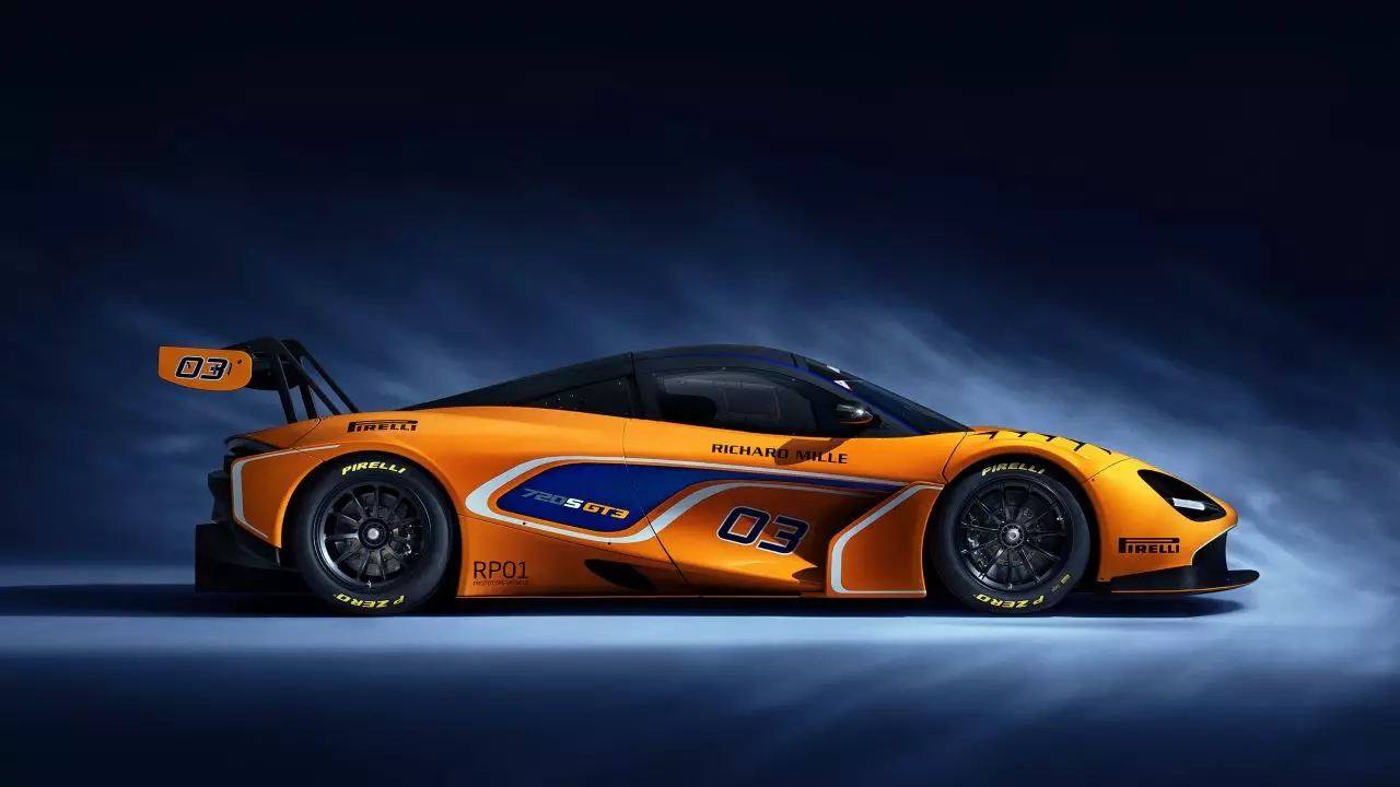 „McLaren 720S GT3“ yra lenktyninė „McLaren“ versija, kurios jūs pavydite