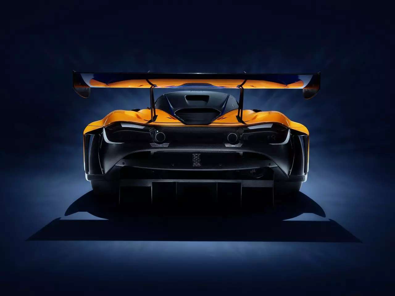 McLaren 720S GT3 میک لارن کا ریسنگ ورژن ہے جس سے آپ رشک کرتے ہیں۔