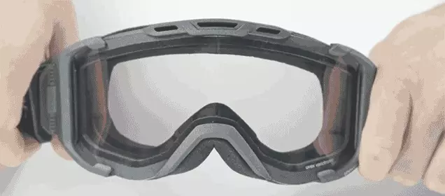 Ces lunettes de ski changent de couleur pour s'adapter aux conditions qui vous entourent