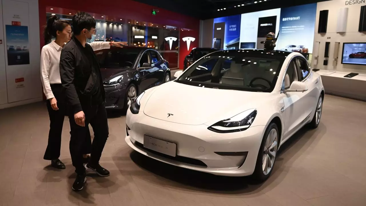 Tesla kaže da će potrošiti milijarde na rast, a možda i na Elon Musk