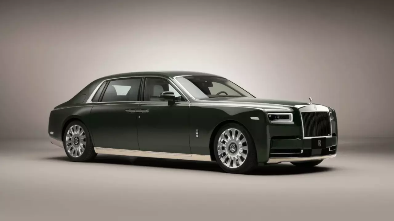 Rolls-Royce Bir Milyarder Müşterisi İçin Tek Seferlik Bir Hayalet Yarattı Ve Güzelliği