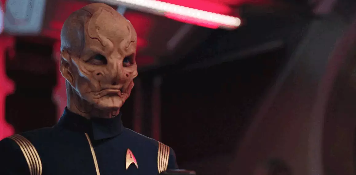 A Star Trek: Discovery, Burnham es trenca entre els dos principis de Starfleet