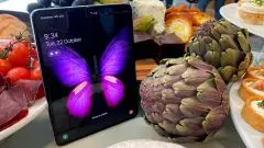 Mae Ateb Galwadau ar Galaxy Fold Samsung yn Rhyfeddol iawn