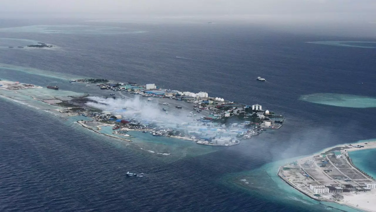 Guarda l'isola delle Maldive fatta interamente di spazzatura