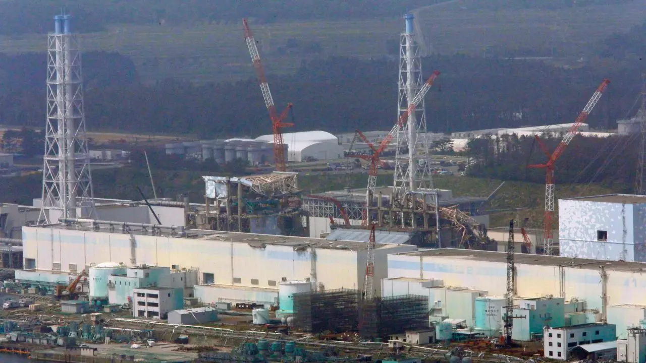 Robot Njupuk Foto Apa sing Bisa Dilebur Bahan Bakar Nuklir Ing Reaktor No. 3 Fukushima