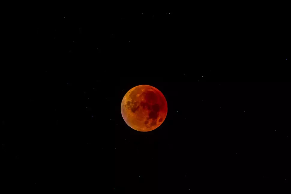 34 неверојатни фотографии од супер крвавата месечина