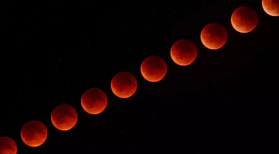 Süper Kanlı Ay'ın 34 Muhteşem Fotoğrafı