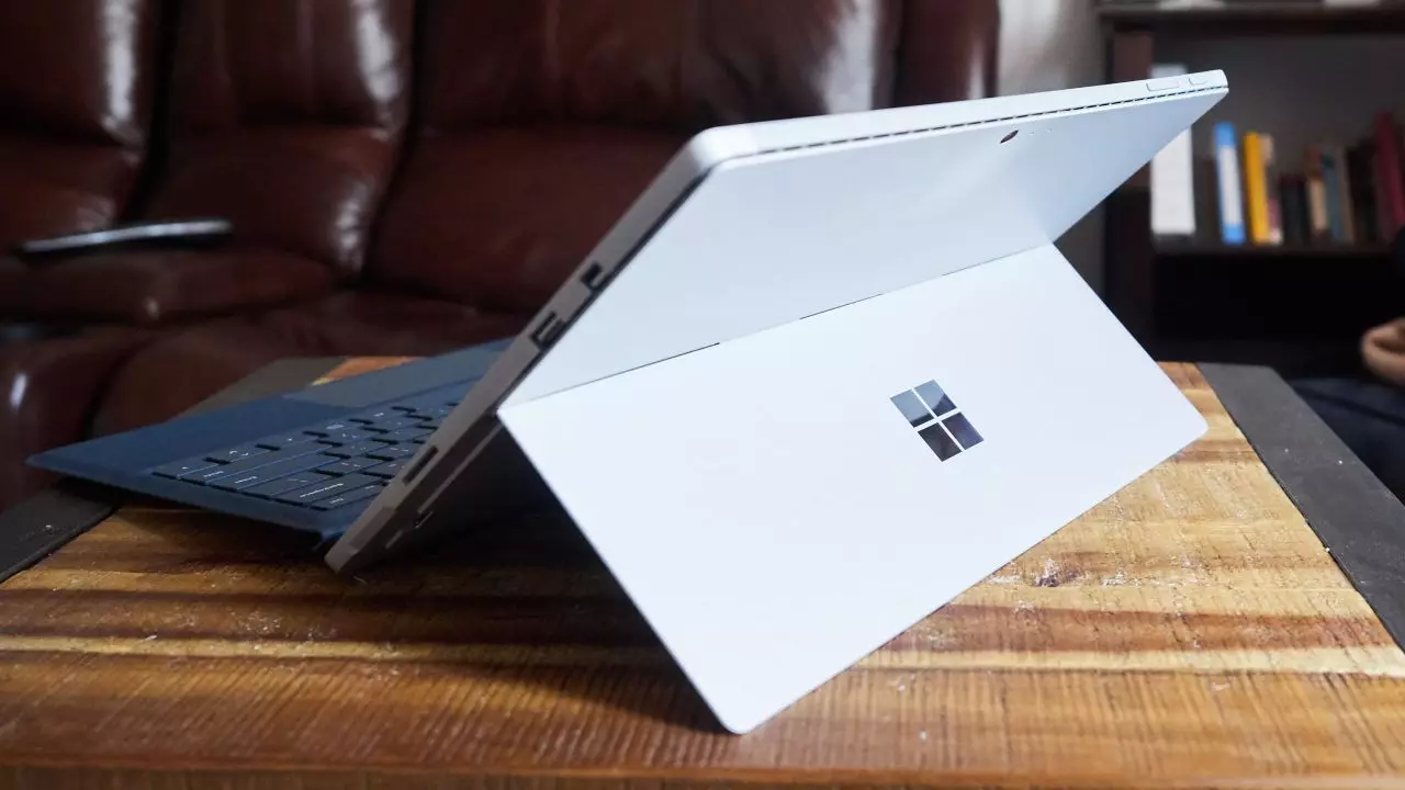 Microsoft's Barrage of New Surface Products e Tla Tsebahala