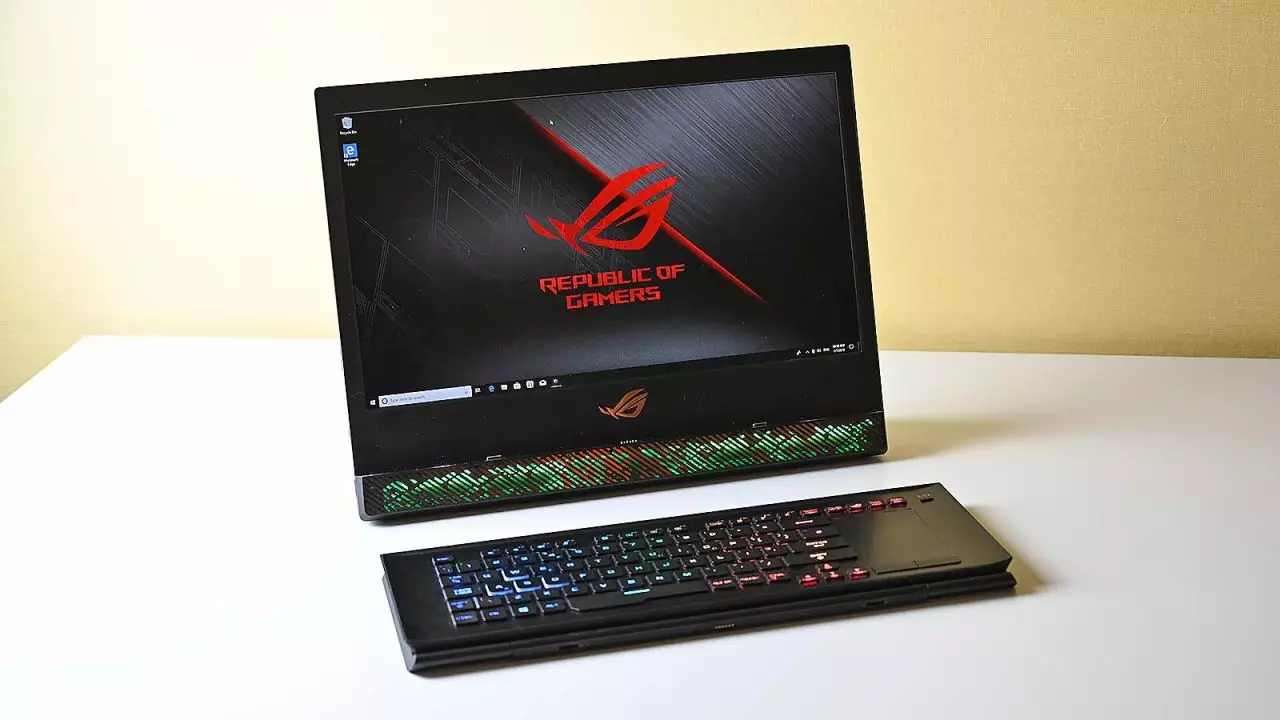 Asus ROG Mothership yra galingas paviršius žaidėjams