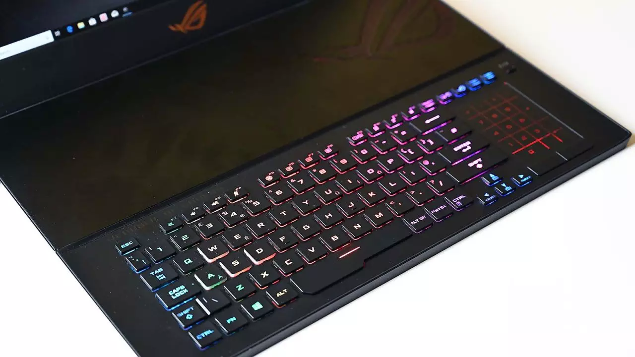 Asus ROG Mothership е надмоќна површина за гејмерите 152019_8