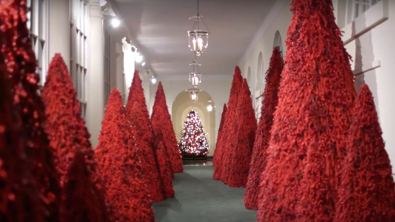 La Maison Blanche poursuit sa tradition de transformer Noël en film d'horreur