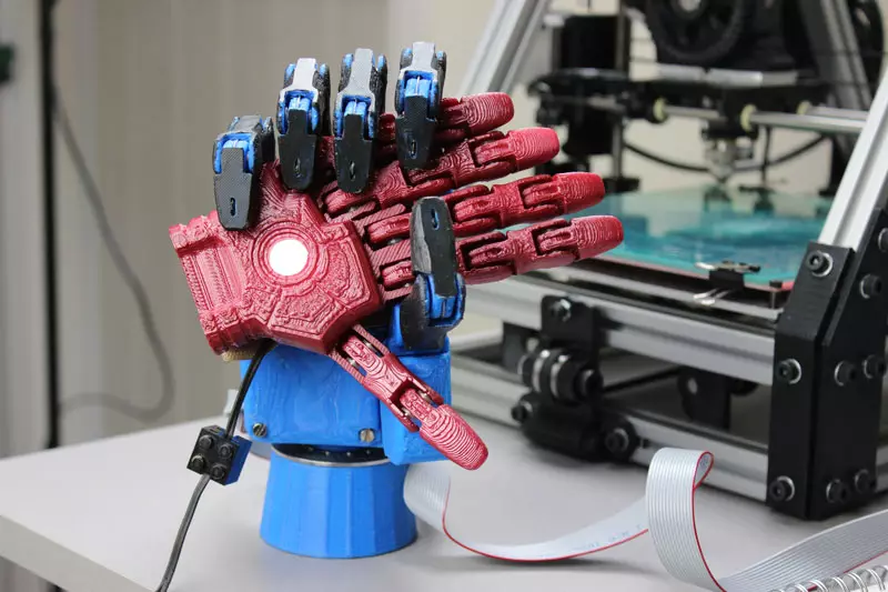 Mas Barato, Mas Paspas, Mas Maayo: Ang Plano sa Pagtukod ug Open-Source Prosthetic Hand