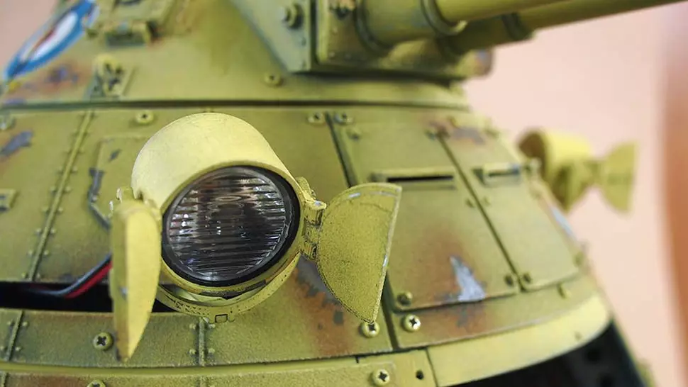 Бу 3D-басма механикалаштырылган уенчык танкын сурәтләү өчен бердәнбер ысул гаҗәп