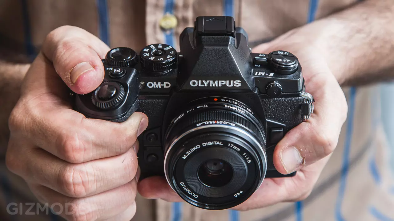 Pràctic Olympus OM-D E-M1: tan calent que no us creureu que és sense mirall