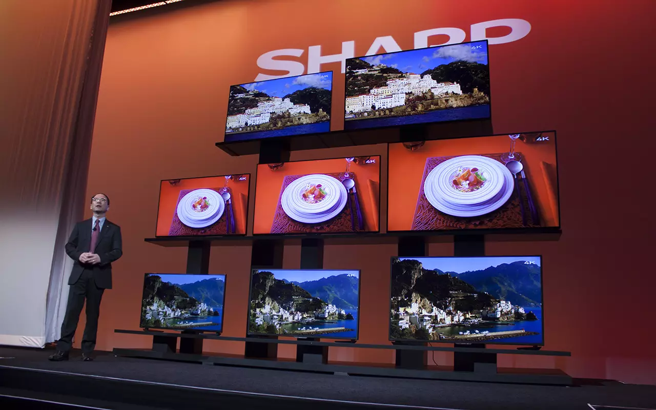 Sharpi 80-tolline Beyond 4K Ultra HD teler on pikslitega liialdatud