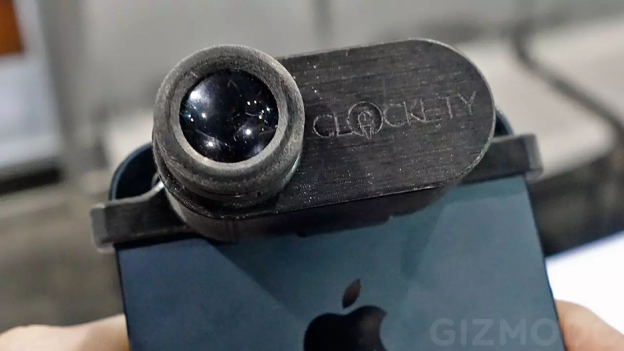 Clip-On Clocket breytir iPhone þínum í vörpun vekjaraklukku