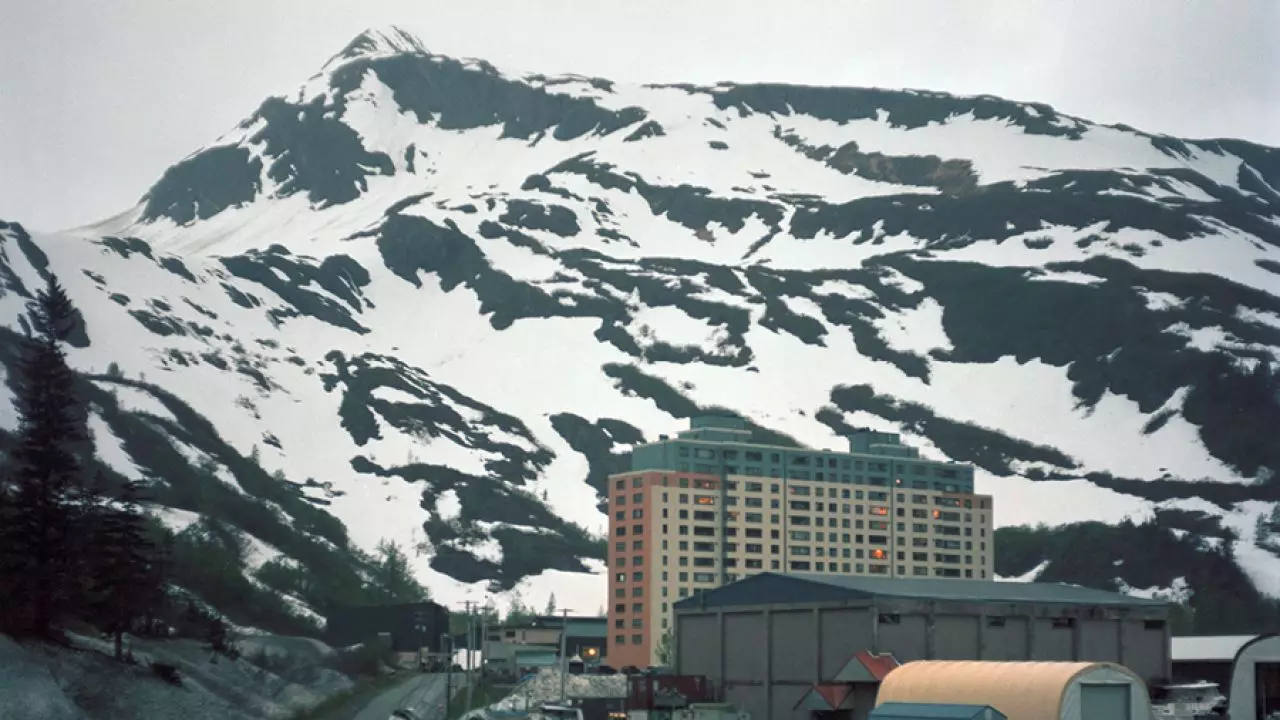 De stad in Alaska die onder één dak leeft