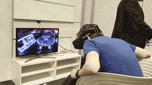Az új Oculus Riftet viseltem, és soha többé nem akarok a való életbe nézni