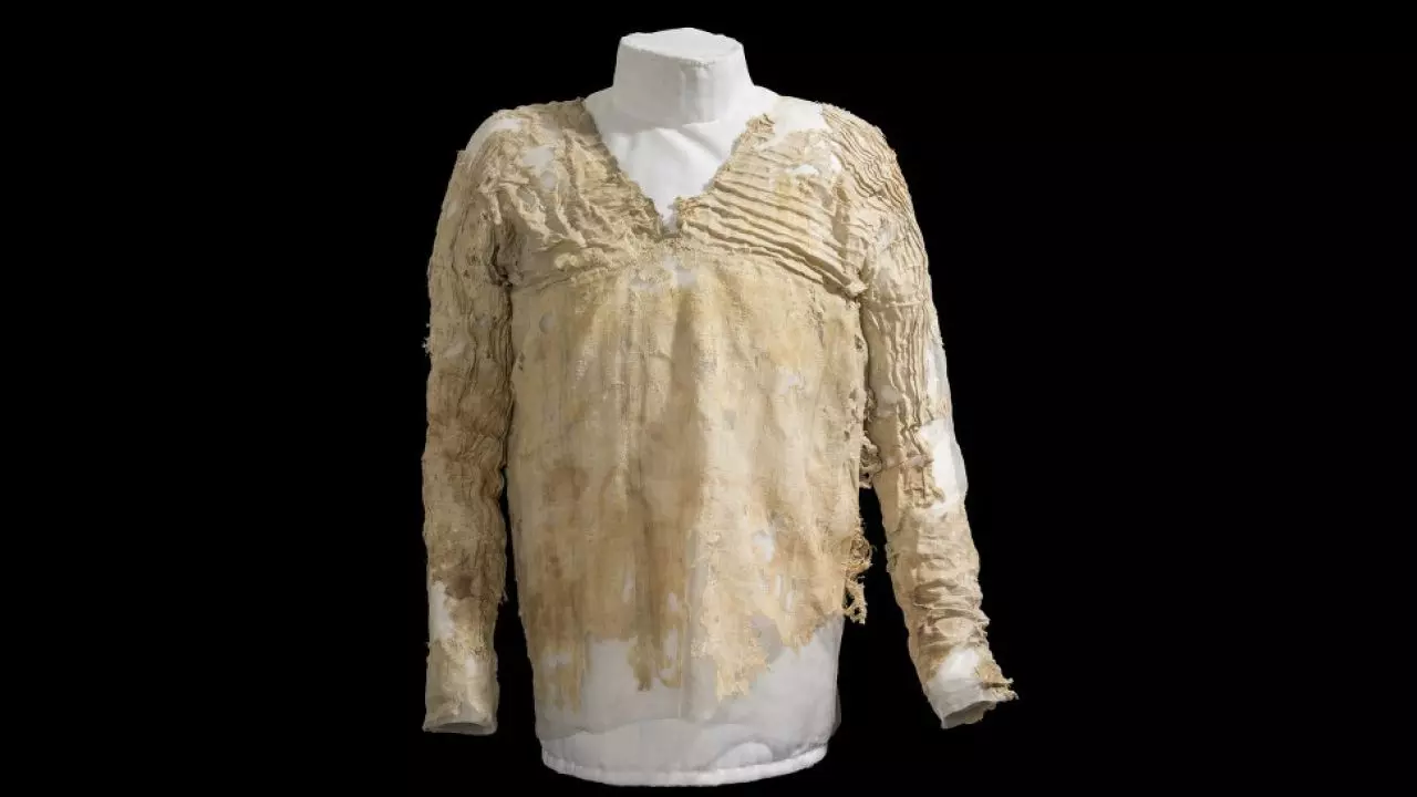 Esta peza de vestir de hilo é oficialmente o vestido máis antigo do mundo