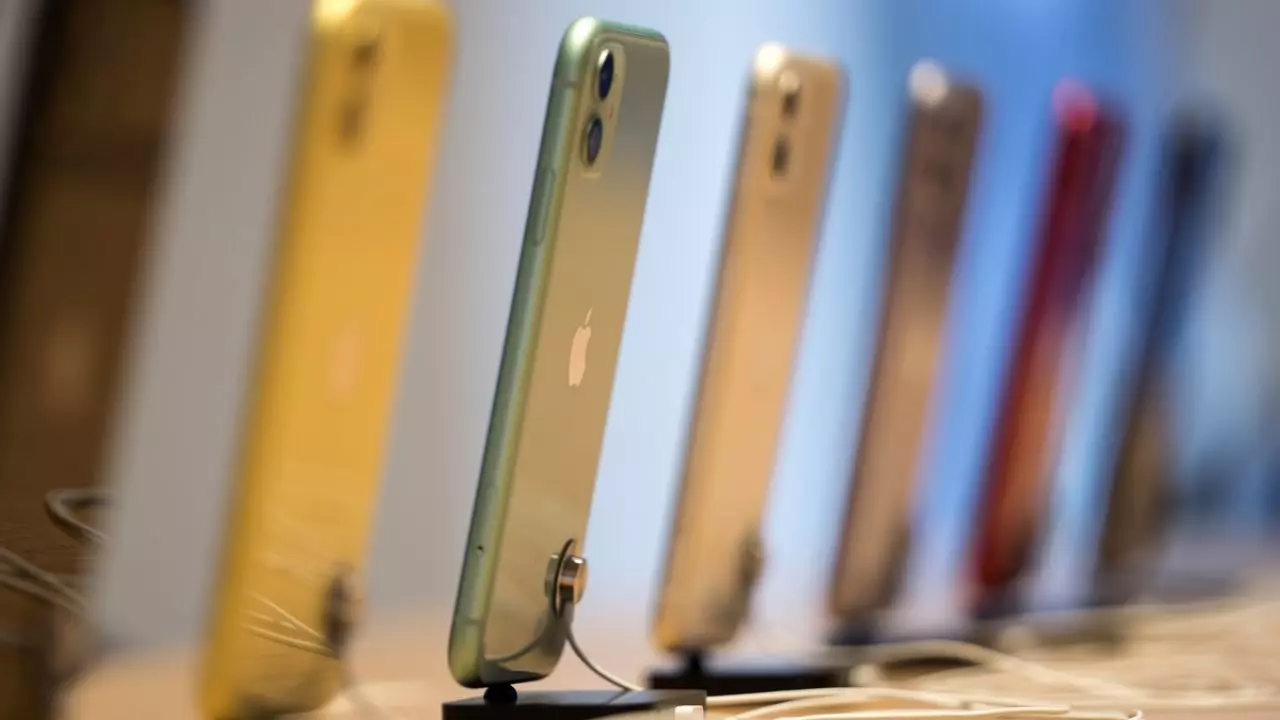 L'UE veut des batteries amovibles dans les iPhones, ce qui est à la fois une bonne et une mauvaise idée