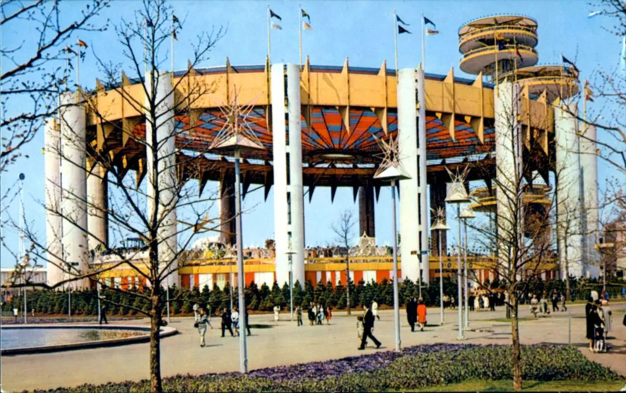 Queens 1964 World’s Fair Pavilion එක කඩා දැමිය යුතුද?