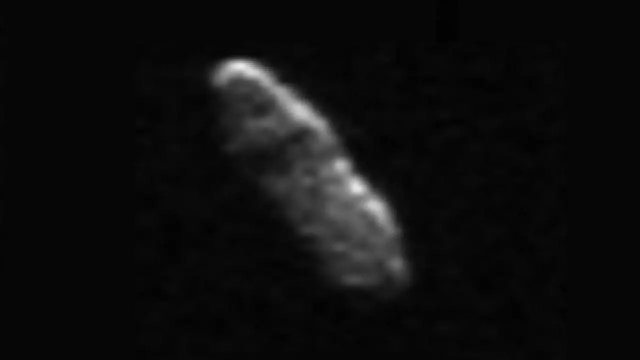 Asteroide handi batek lurraz gaindi egingo du Gabonetan