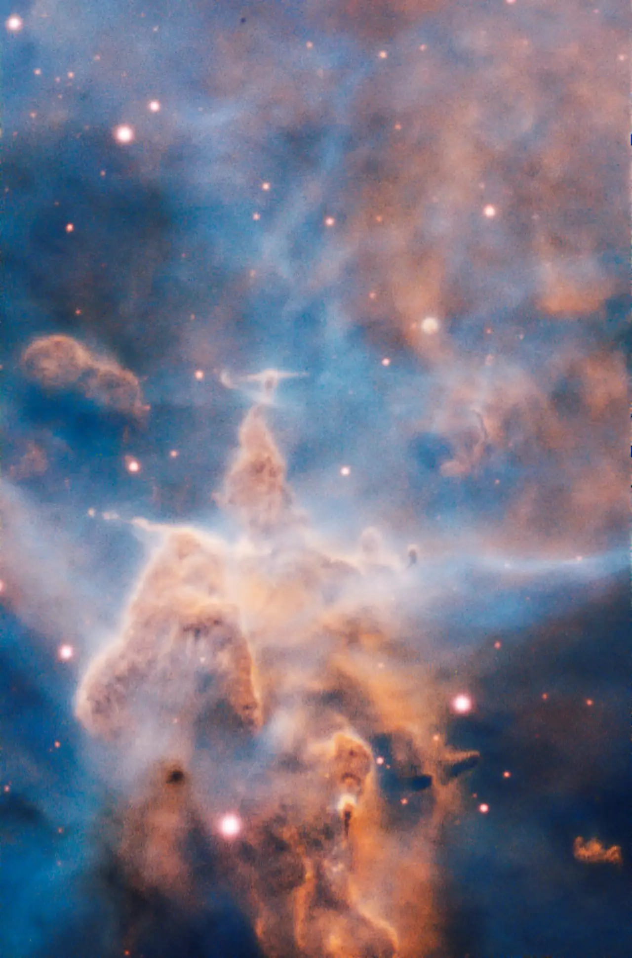 Sabbin Hotunan Maɗaukaki Suna ɗauke da Mu A Tafiya Ta wurin Alamar Carina Nebula