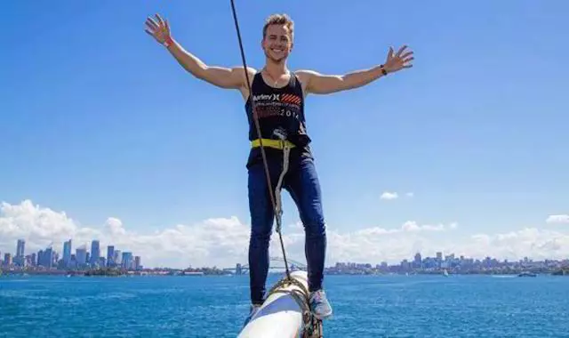 Bu Adamın İşi, Avustralya'da Olabildiğince Çok Eğlenmek İçin Ona 94.000 Dolar Ödüyor