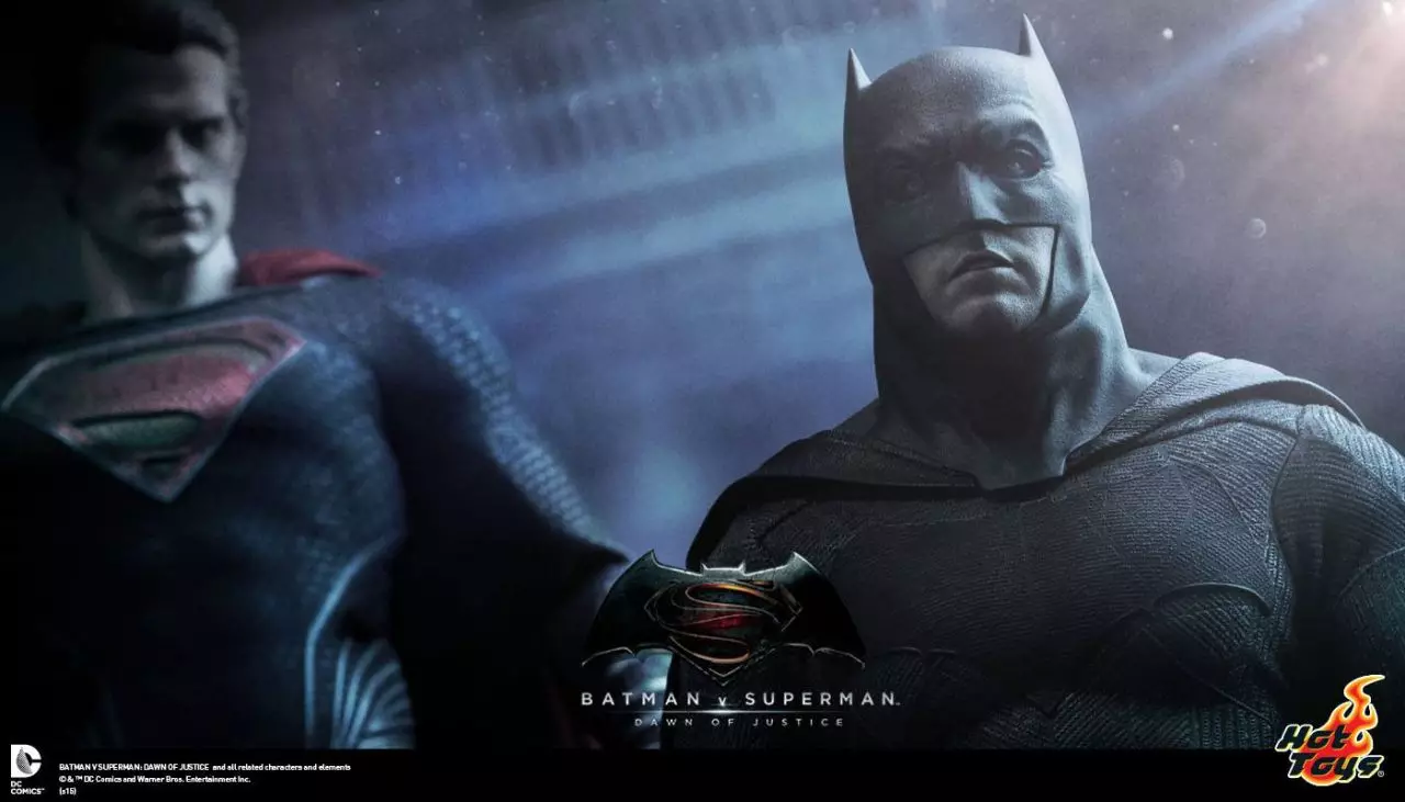 Η σειρά Batman V Superman της Hot Toys θα περιλαμβάνει επίσης ένα τεράστιο Batmobile