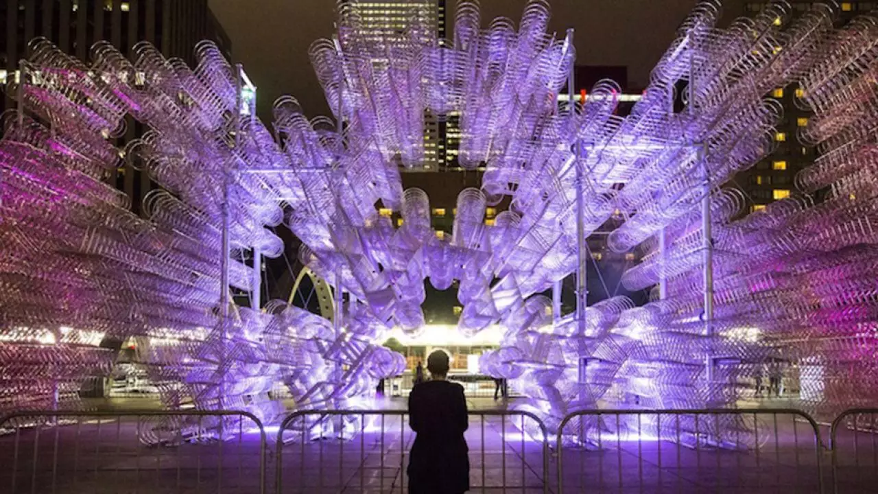 Lokhu kufakwa kwe-Mesmerizing Ai Weiwei Kwenziwa Ngamabhayisikili angu-3144