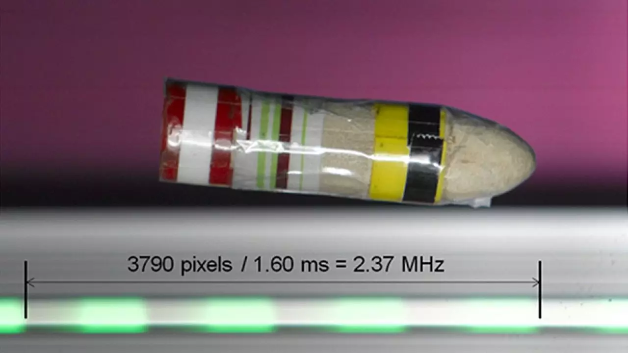Aquesta càmera digital d'alta velocitat pot congelar objectes que es mouen a 12.000 km/h
