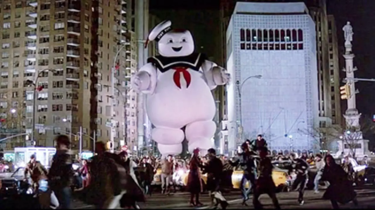 Le Fa'afefea ona Tali atu a NYC i se osofa'iga a le tagata Puft Marshmallow