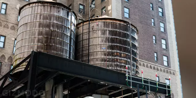 Dentro l'edificio segreto che porta il servizio di telefonia mobile al sistema della metropolitana di New York City